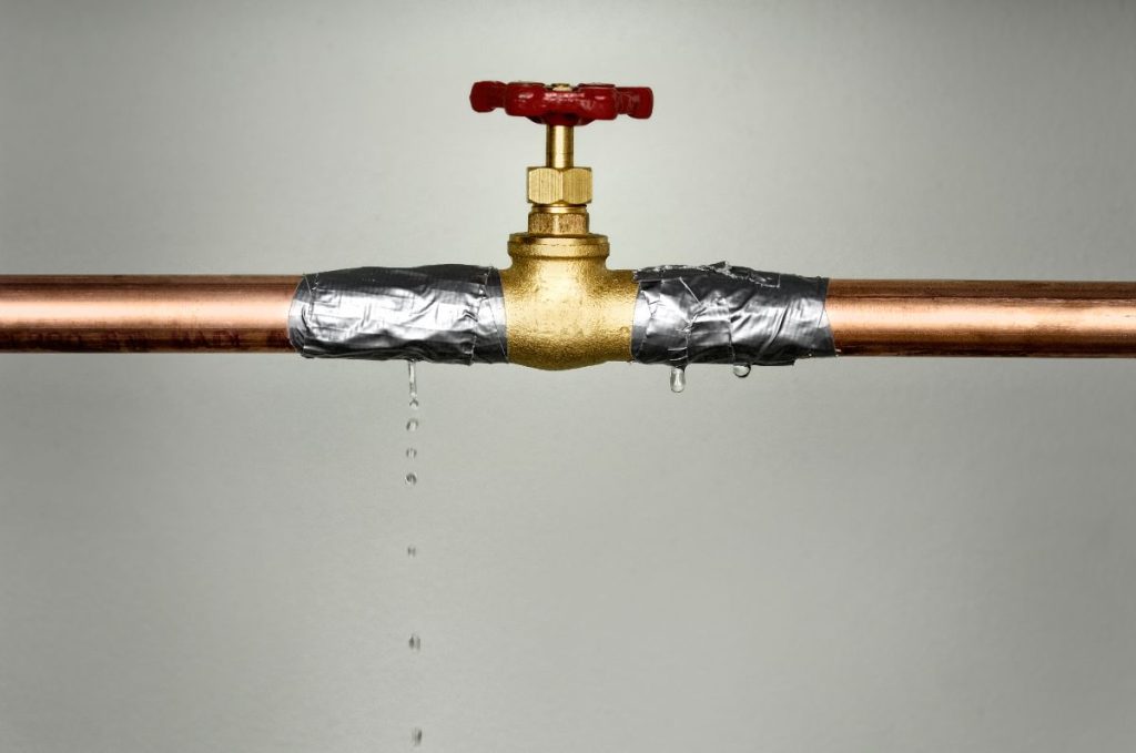 5 Quick Fixes for Leaky Pipes While You Wait for Repairs