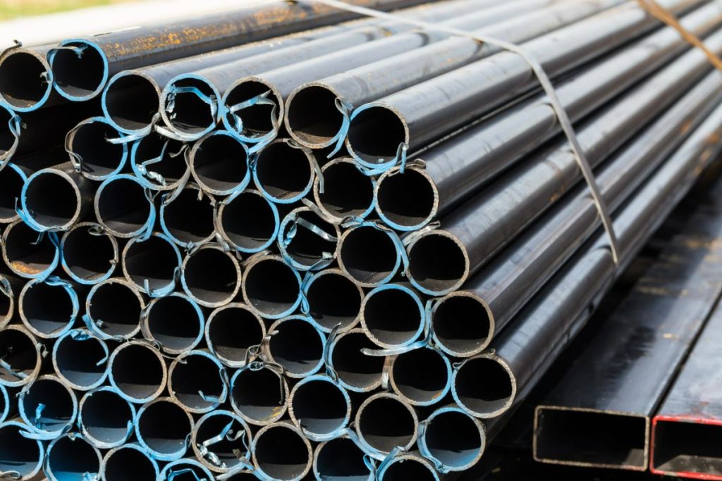 Making Black Iron Pipes: The Manufacturing Processes of Seamless Steel ...