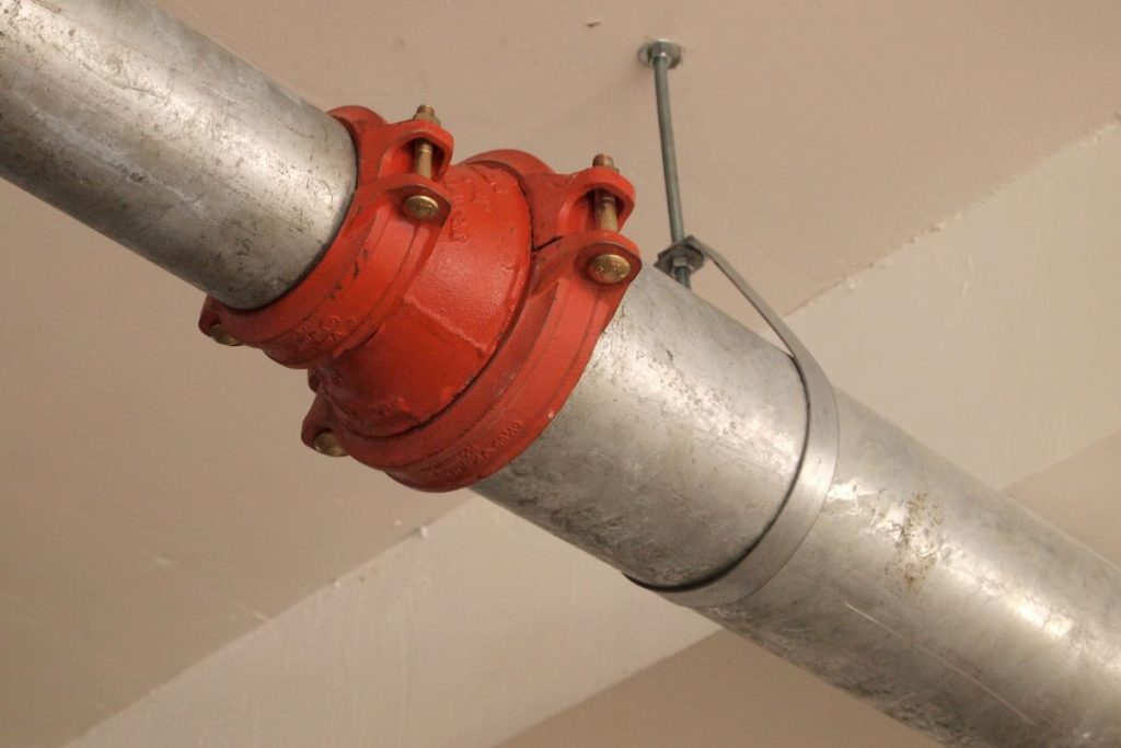 6 Ways Black Iron Pipes are Used in Water Systems
